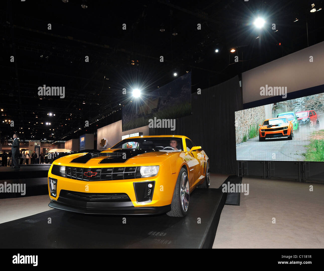 TRANSFORMER TOWERS OVER CAR SHOW This replica of a Transformers Autobot ...