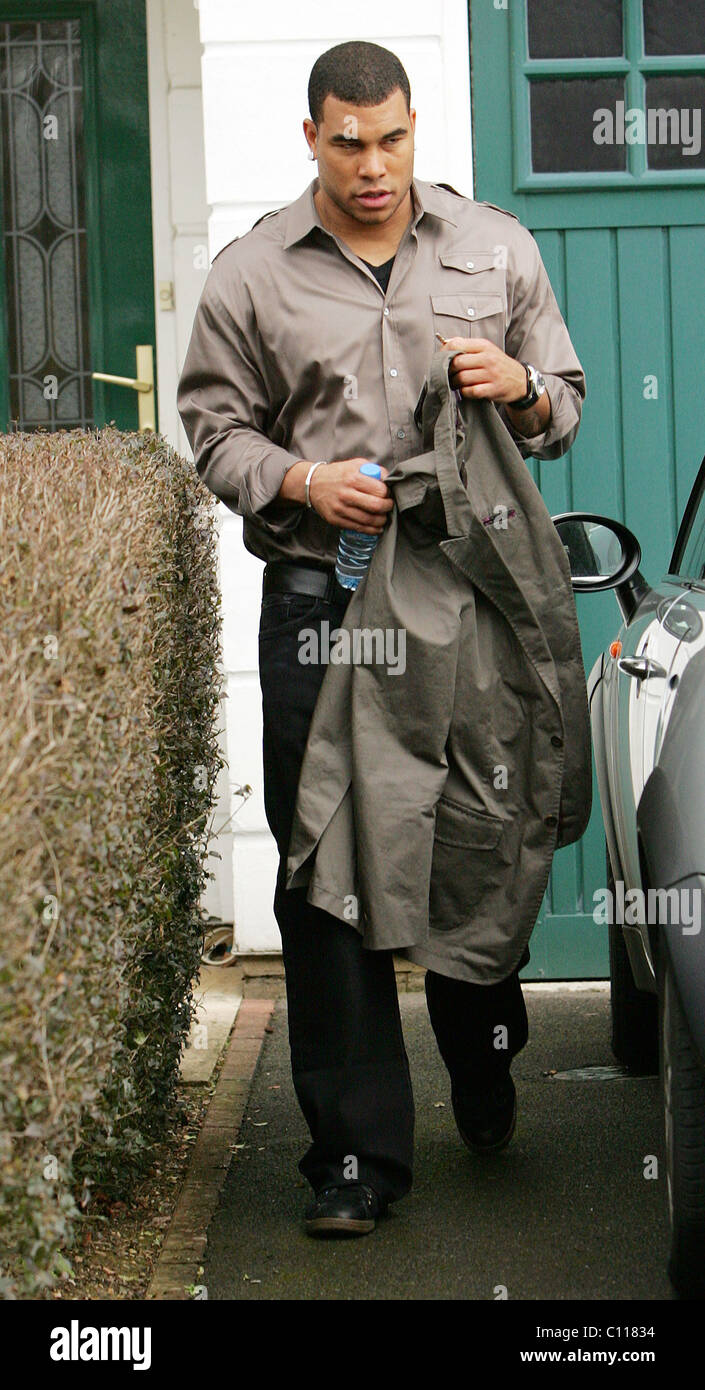 Jason Bell leaving girlfriend Nadine Coyle's home following the ...