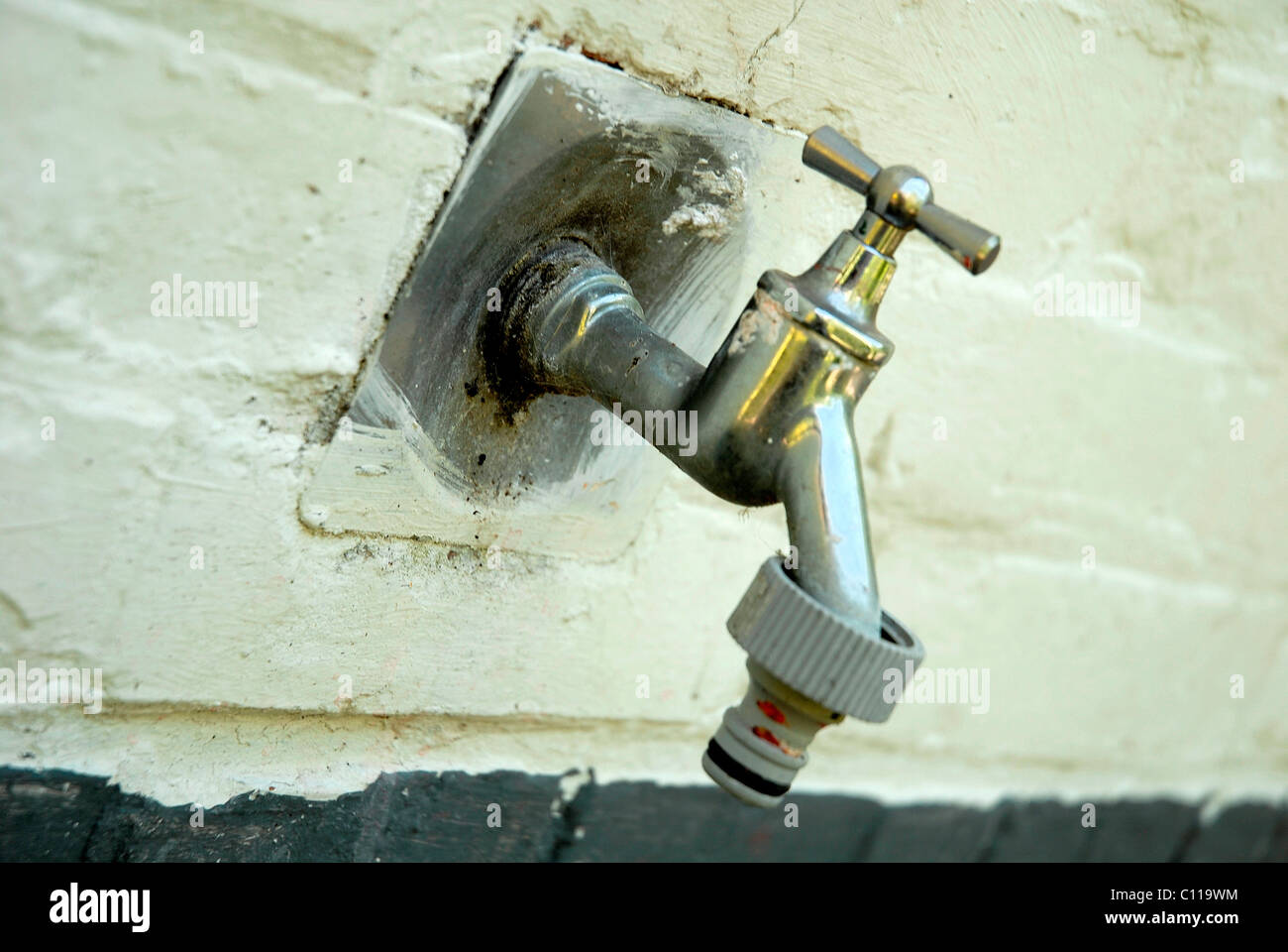 Tap and can hi-res stock photography and images - Alamy
