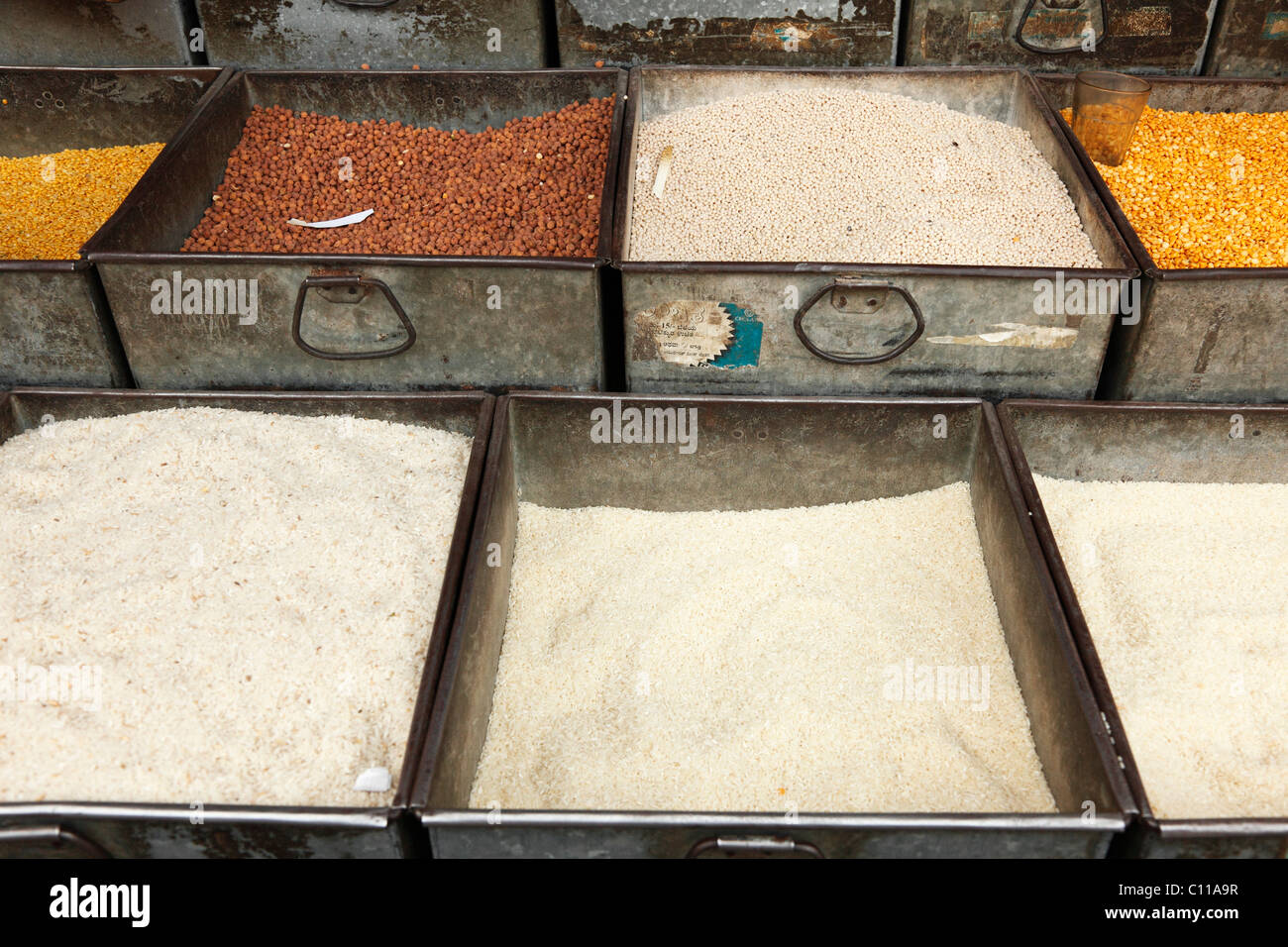 Indian trays hi-res stock photography and images - Alamy