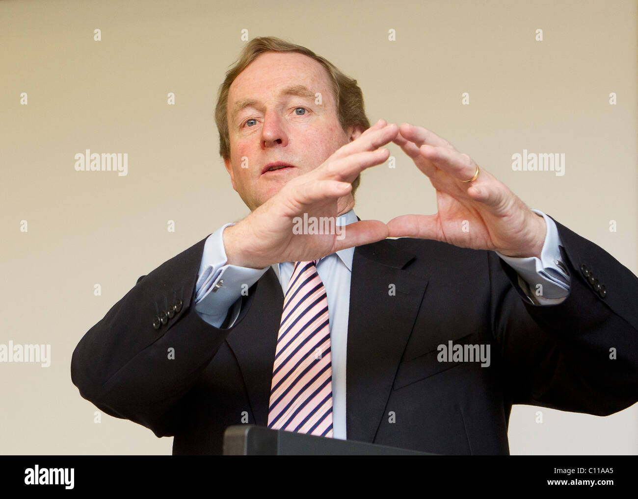 Enda kenny speaking hi-res stock photography and images - Alamy