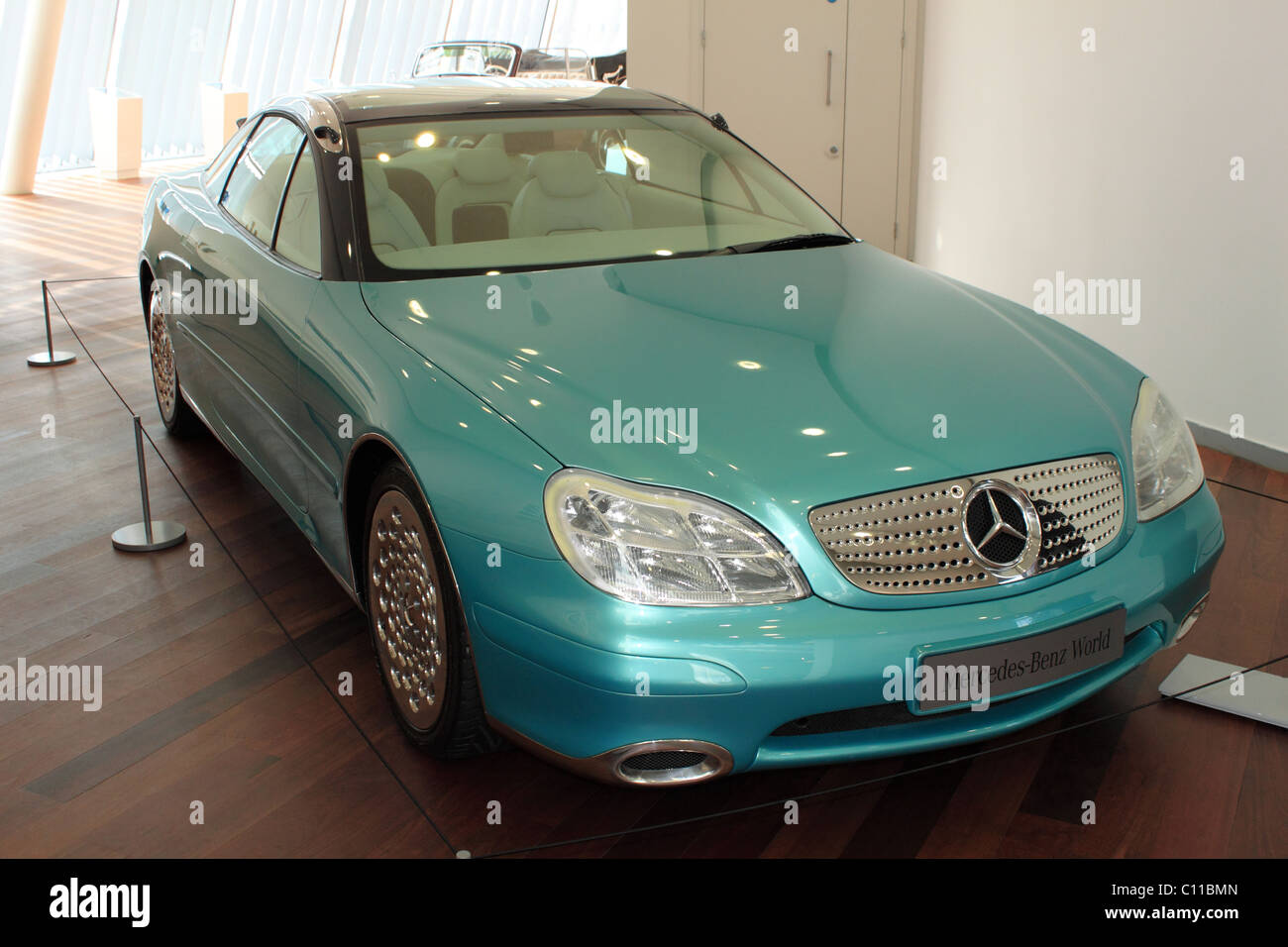 Mercedes F200 Imagination concept car (1996), Mercedes-Benz World ...