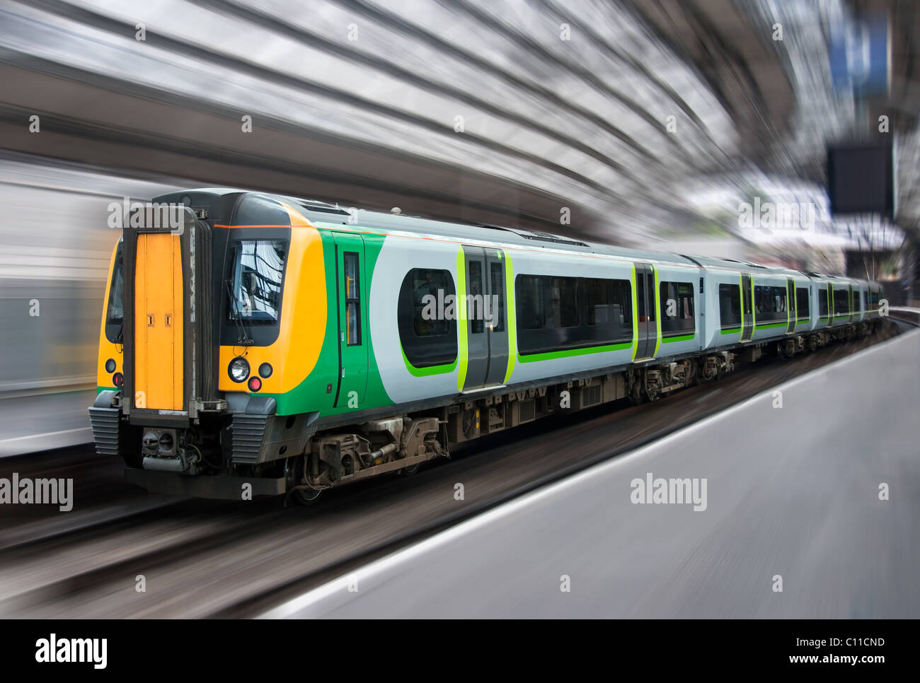 Side of train carriage uk hi-res stock photography and images - Alamy