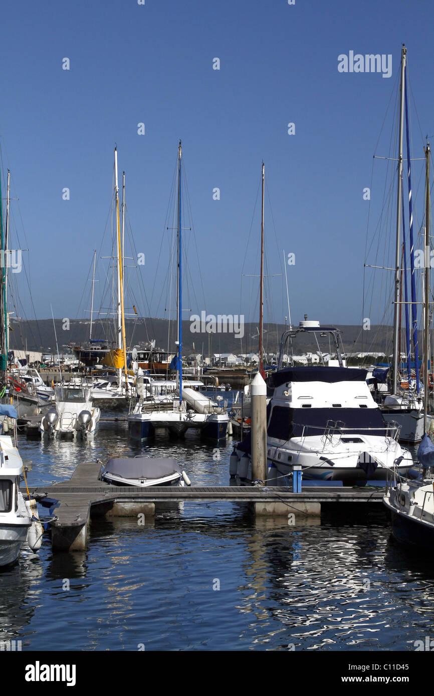 PLEASURE BOATS IN MARINA & QUAYS KNYSNA WESTERN CAPE SOUTH AFRICA 28 ...