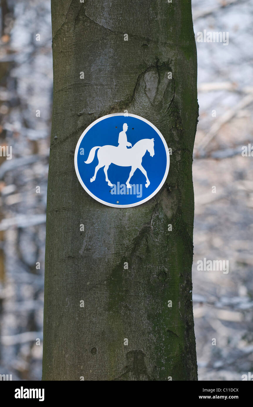 Blue bridleway sign hi-res stock photography and images - Alamy