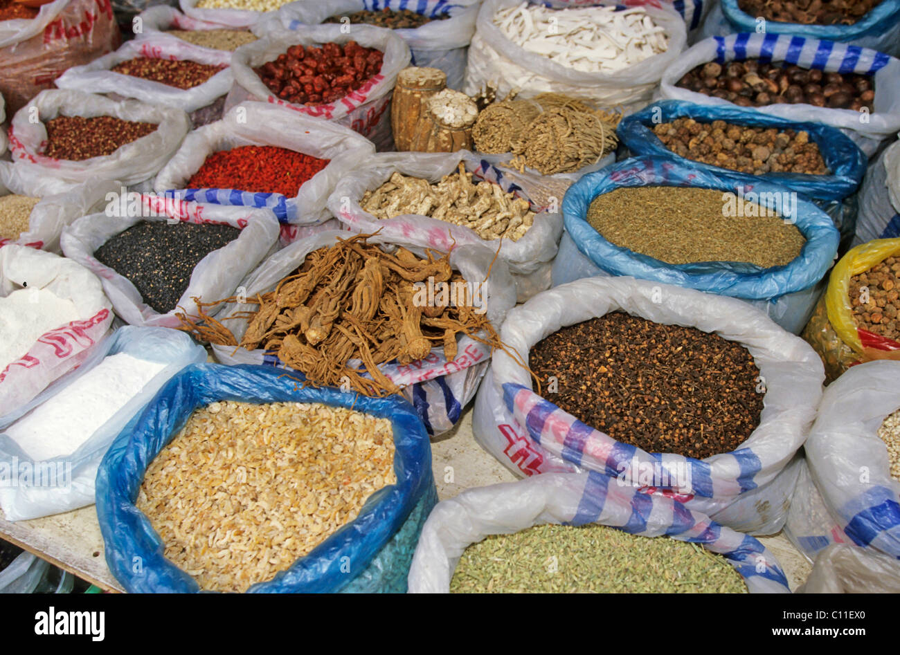 China spices market hi-res stock photography and images - Alamy
