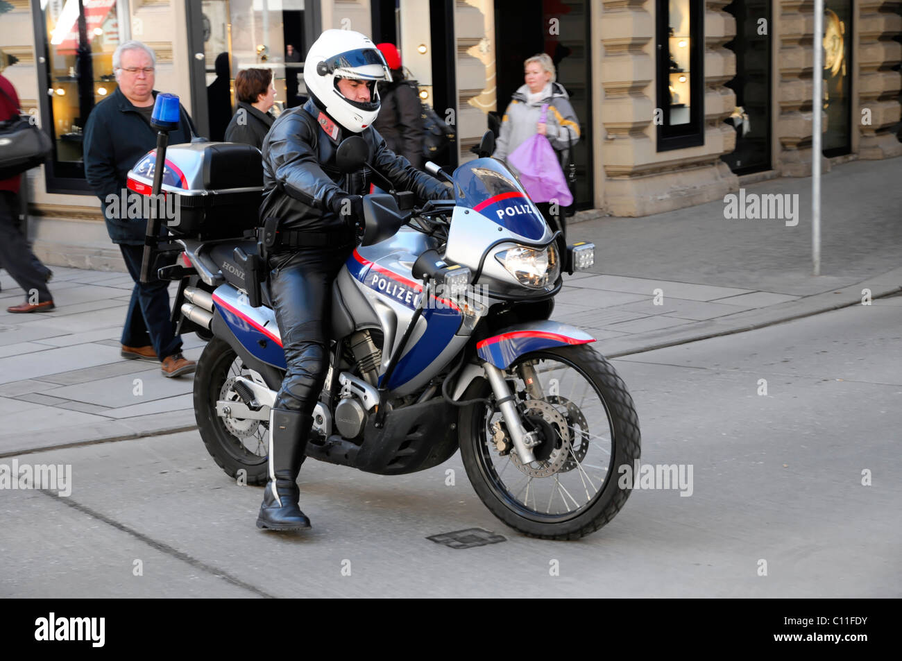 Motorcycle policewoman hi-res stock photography and images - Alamy