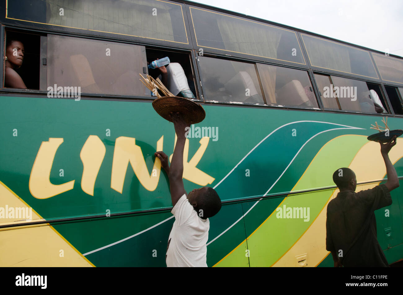 Street food bus hi-res stock photography and images - Alamy