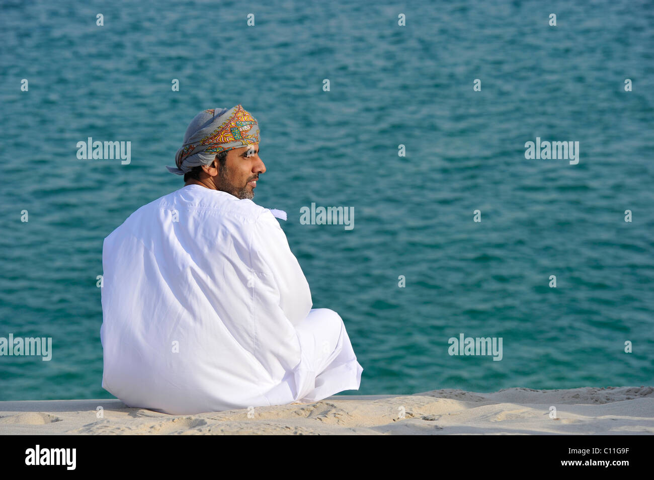 Qatar people at beach hi-res stock photography and images - Alamy