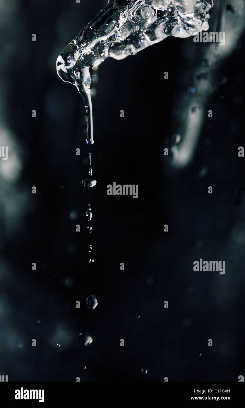 Running water droplets hi-res stock photography and images - Alamy