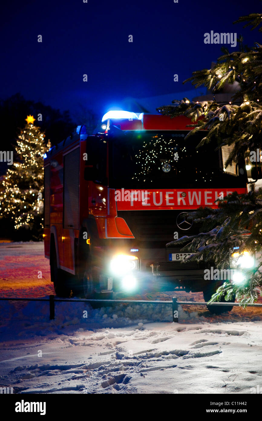 Feuerwehr hi-res stock photography and images - Alamy