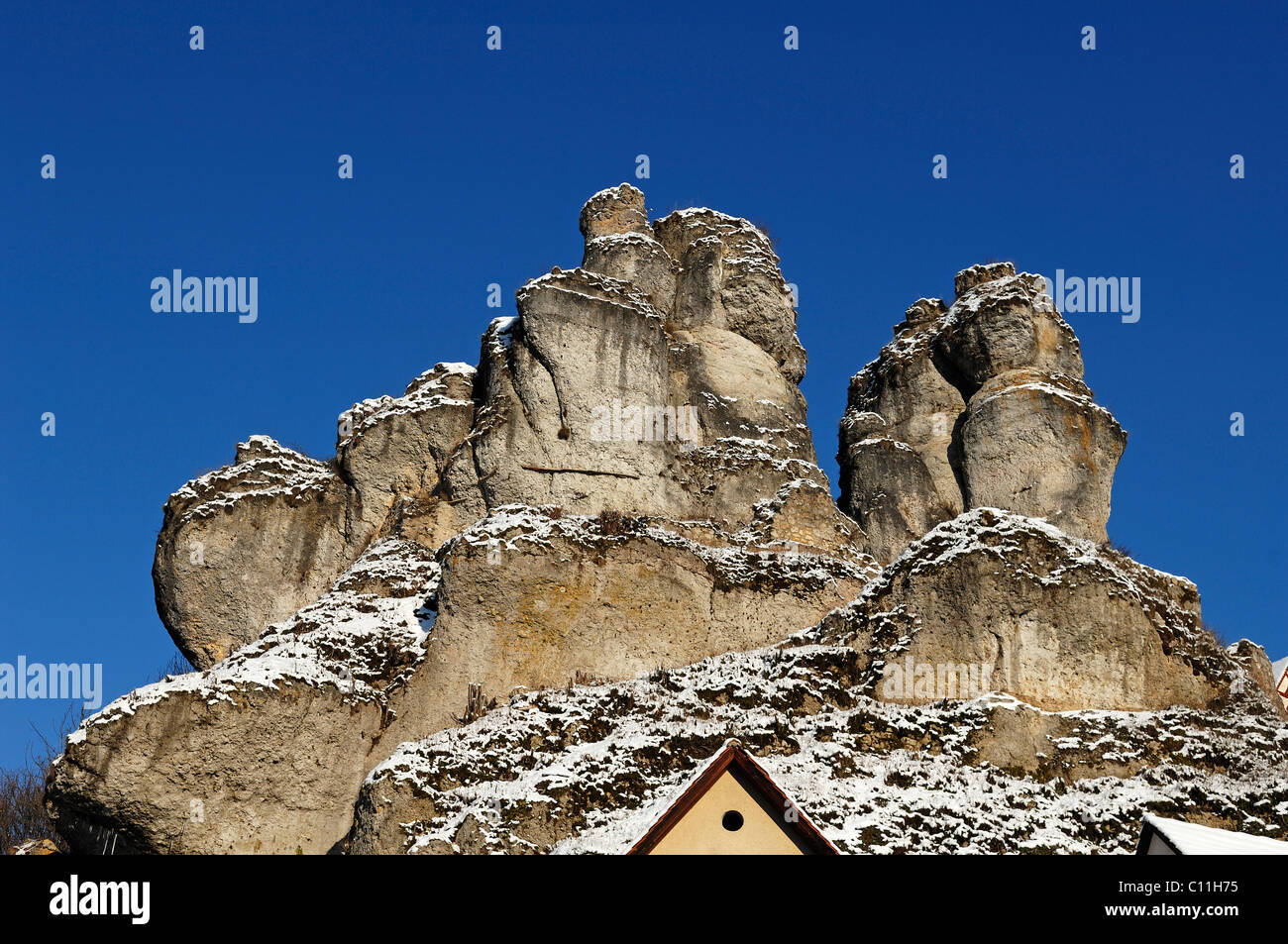 Rocks roof hi-res stock photography and images - Alamy