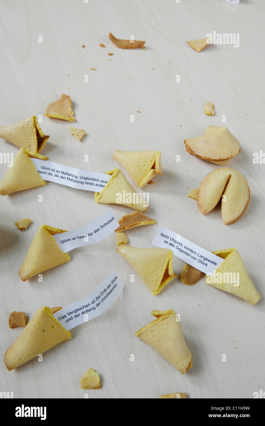 Opened fortune cookie hi-res stock photography and images - Alamy