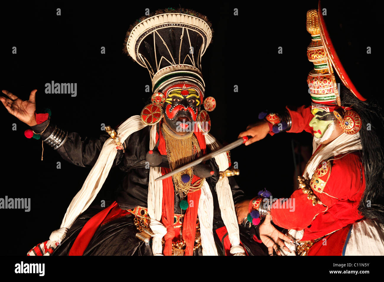 Kathakali dance, Pachcha character with sword and Chuvanna Thaadi ...
