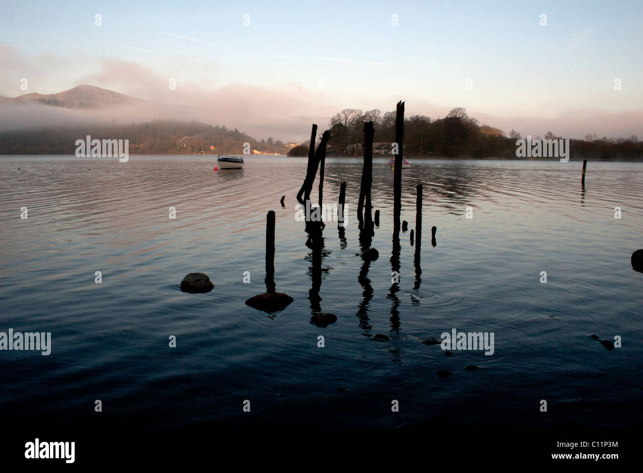 Mist on derwent water hi-res stock photography and images - Alamy