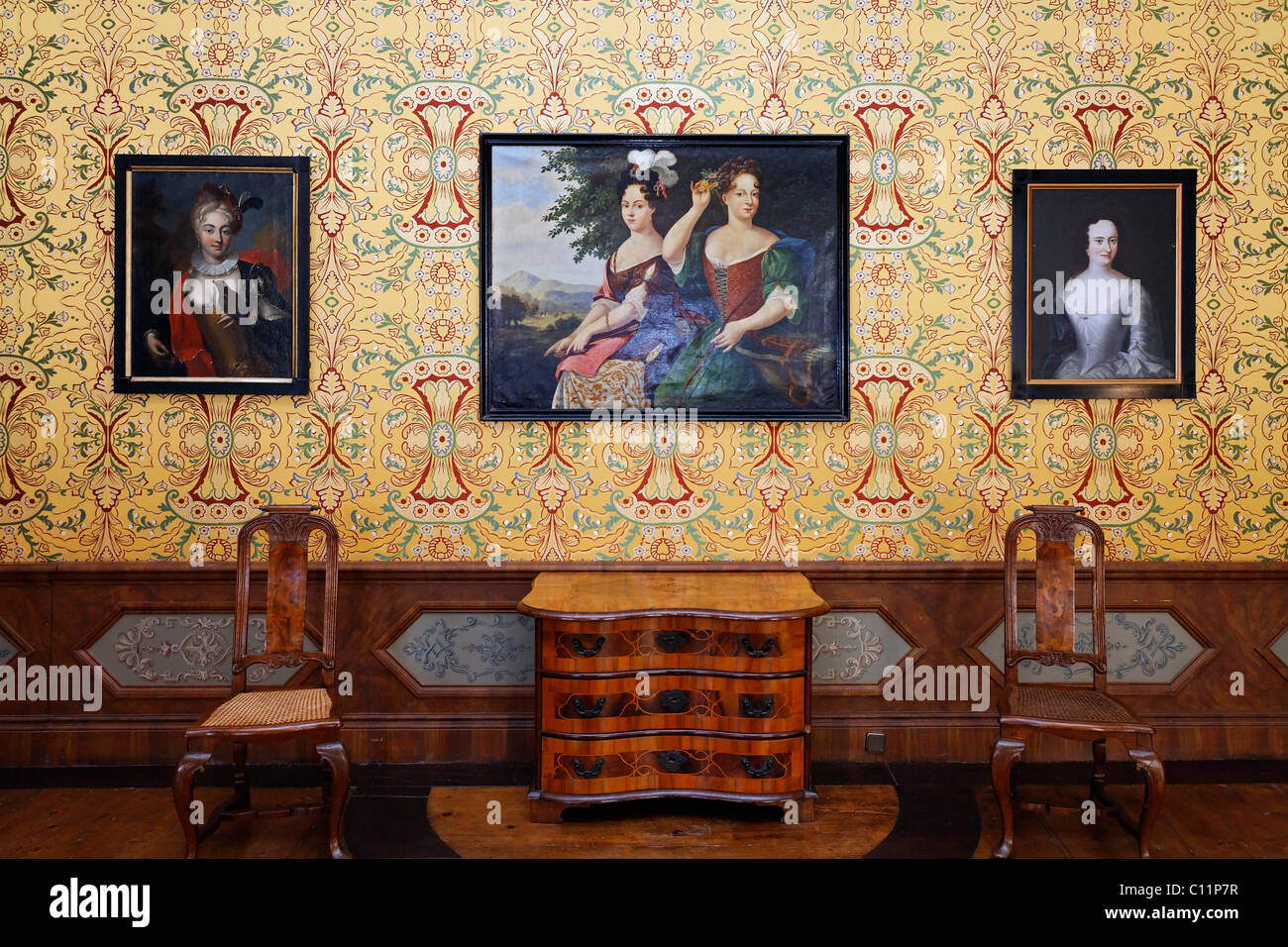 Baroque hall with historic paintings and period furniture, castle ...