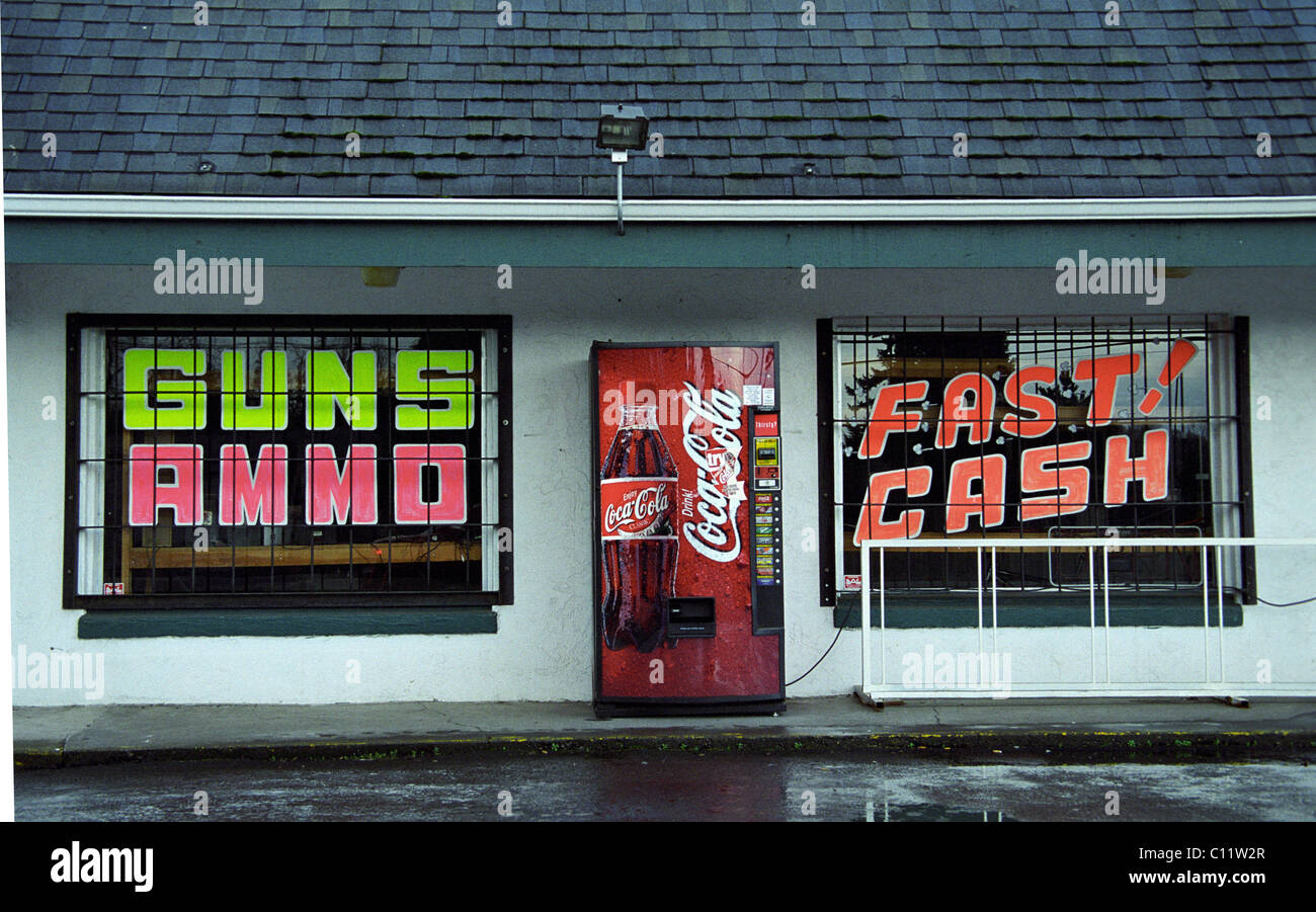 Pawn shop in Springfield, Oregon, USA Stock Photo - Alamy