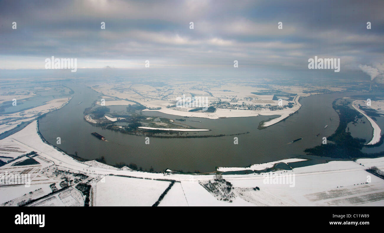 Aerial view, bend of the Rhine river, Voerde, Niederrhein region, North ...