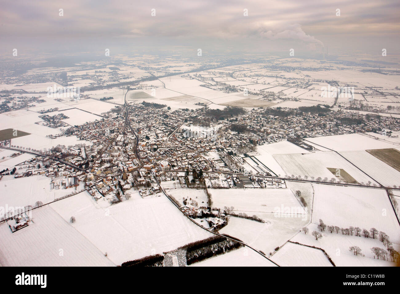 Aerial view, Voerde, Niederrhein region, North Rhine-Westphalia ...