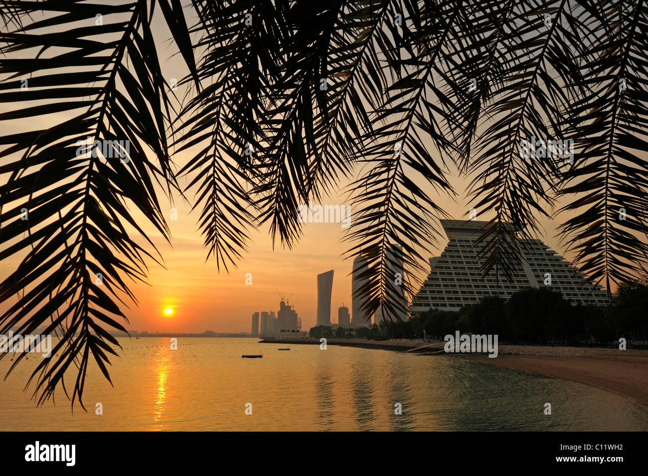 Sunset, Persian Gulf, Navigation Tower, Sheraton Hotel, Doha, Emirate ...