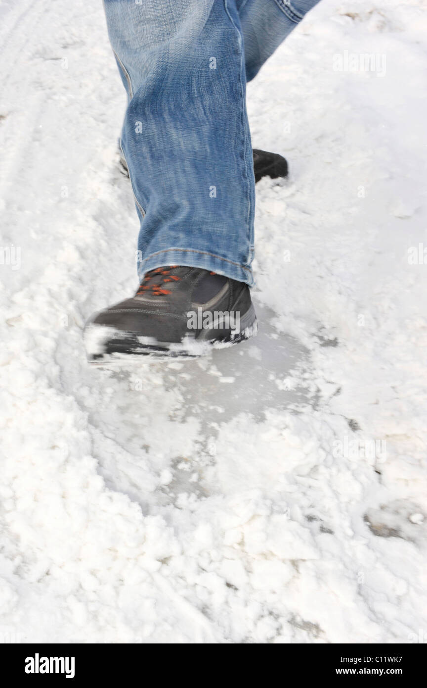 Slipping accident hi-res stock photography and images - Alamy