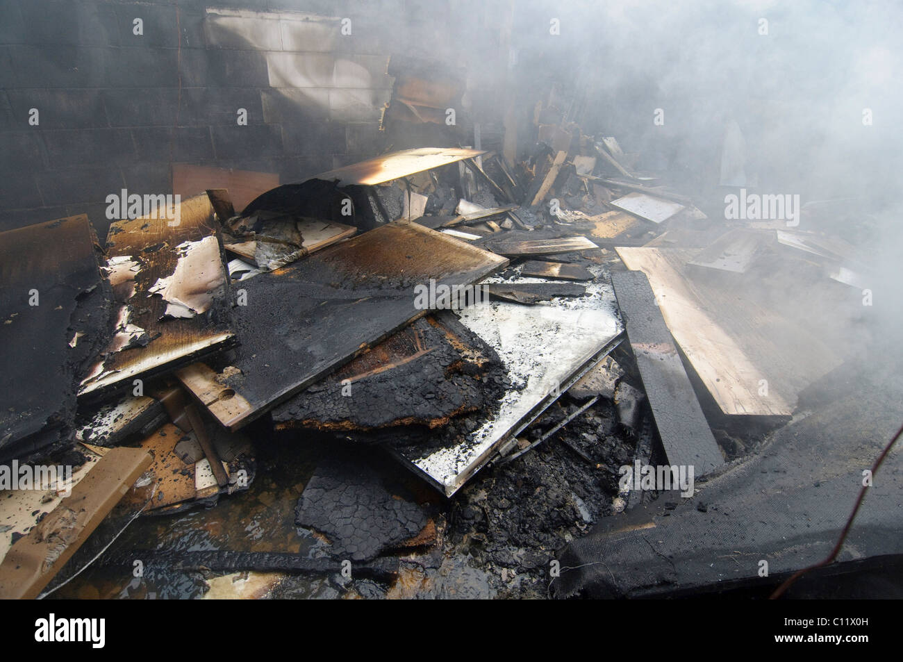 Burnt out fire damage hi-res stock photography and images - Alamy