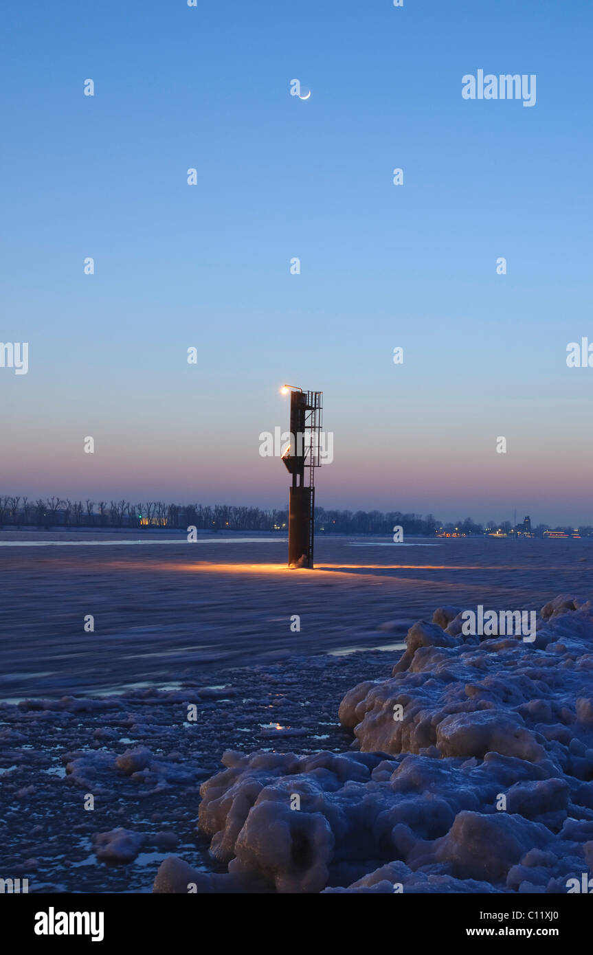 Illuminated ice edges hi-res stock photography and images - Alamy