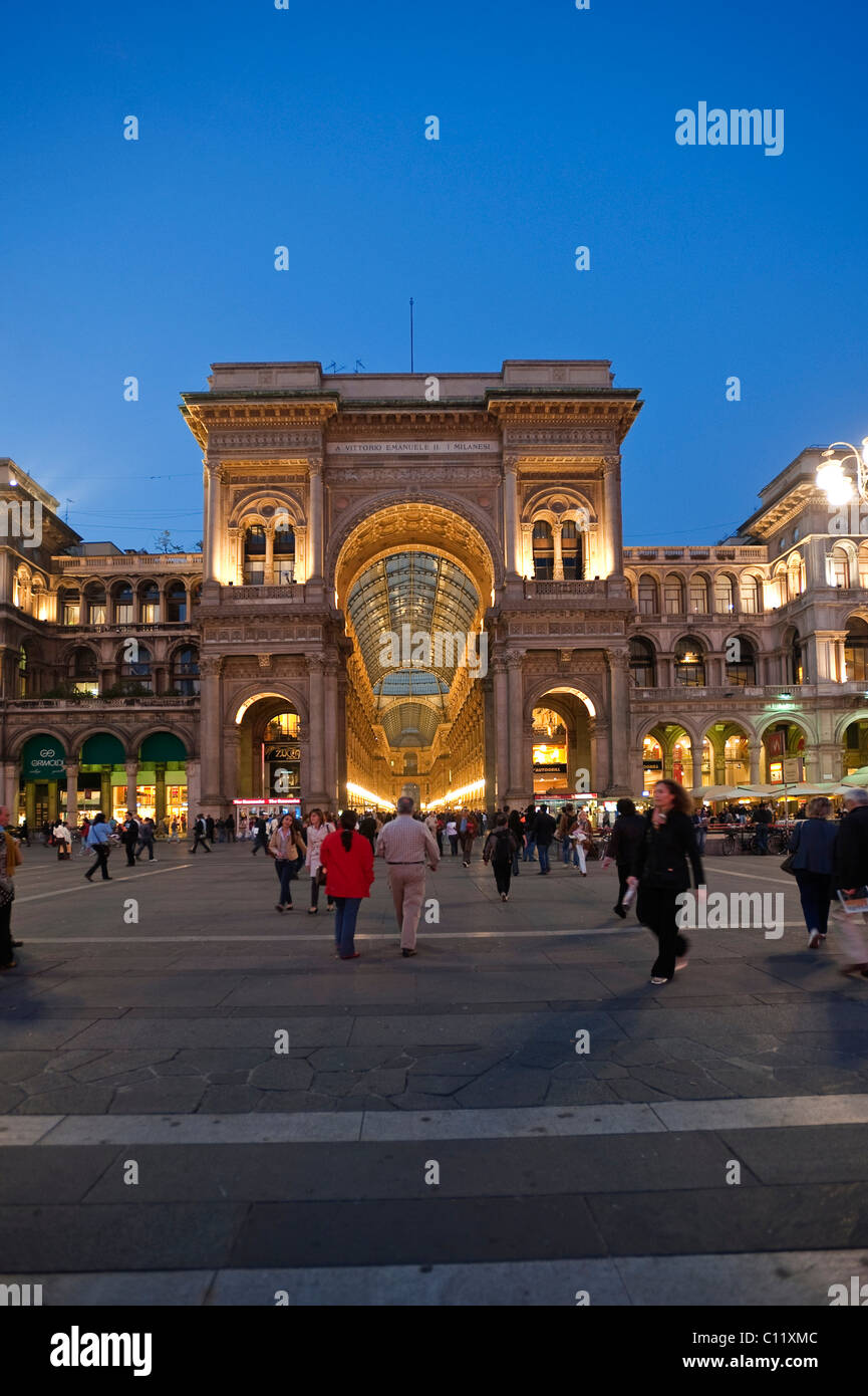 Galleria Vittorio Emanuele II shopping mall, arcade, Milan, Lombardy ...
