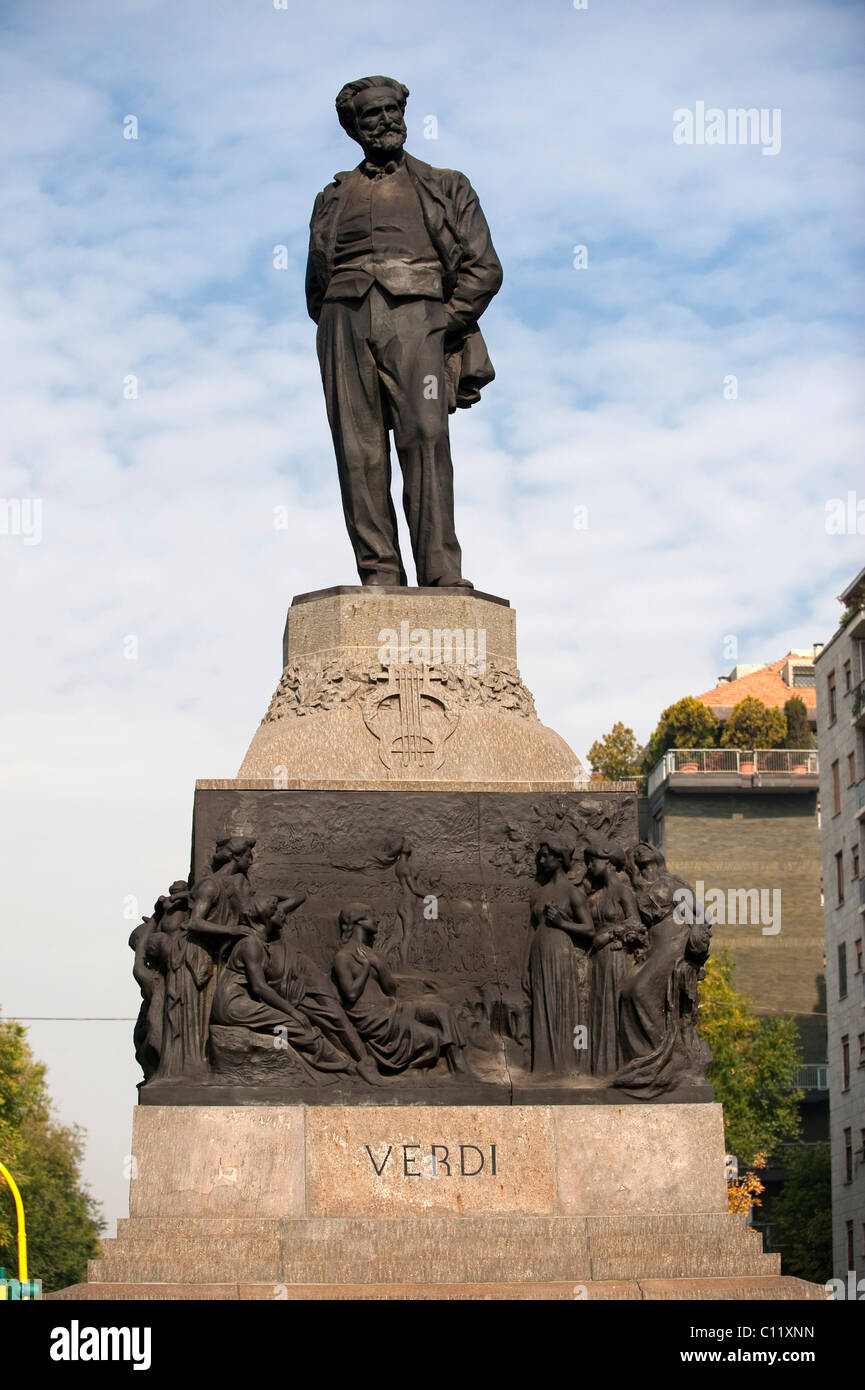 Monument Guiseppe Verdi, Milan, Lombardy, Italy, Europe Stock Photo - Alamy