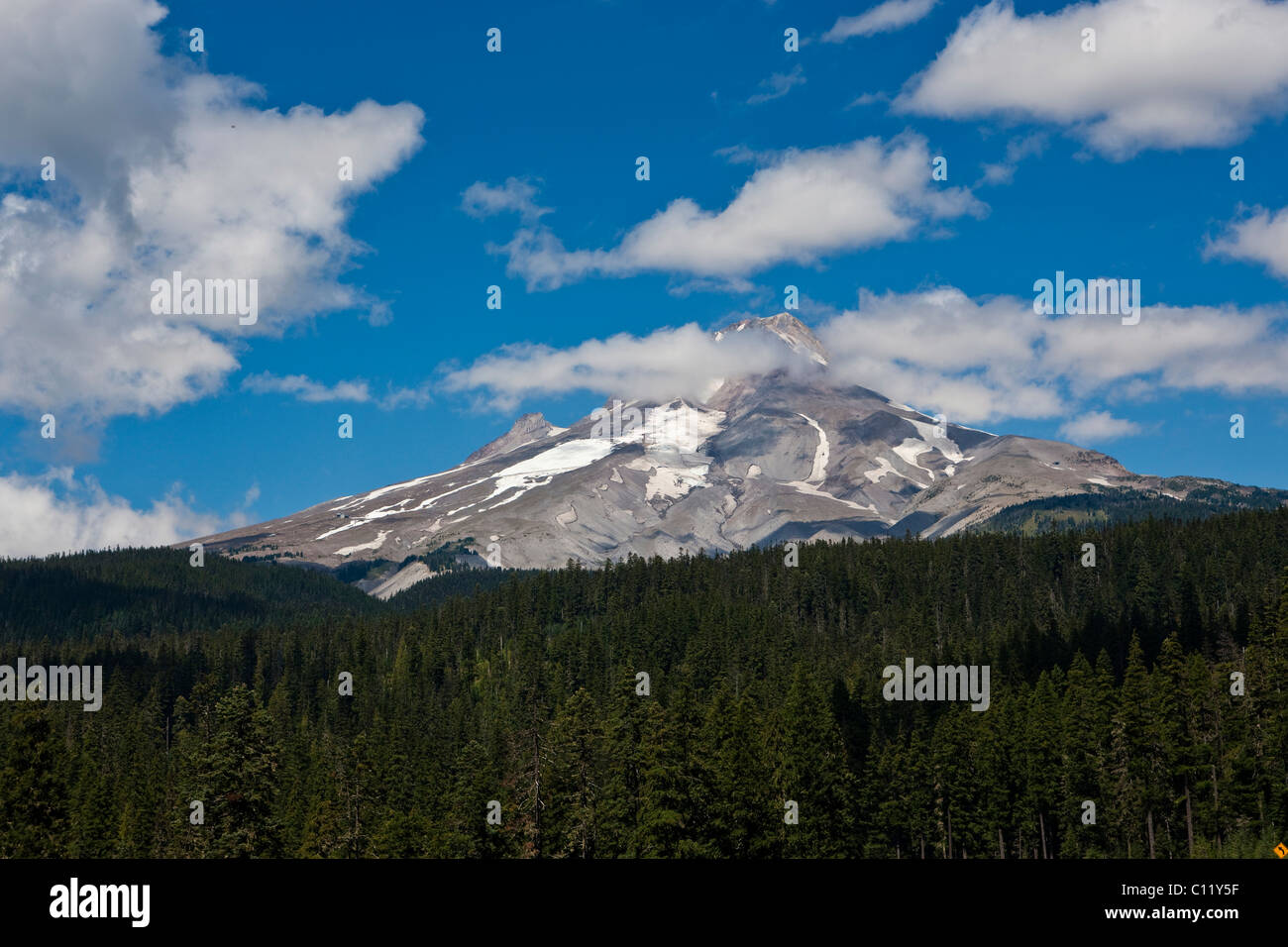 Cloudy Mount Hood volcano, Cascade Range, Oregon, USA Stock Photo - Alamy