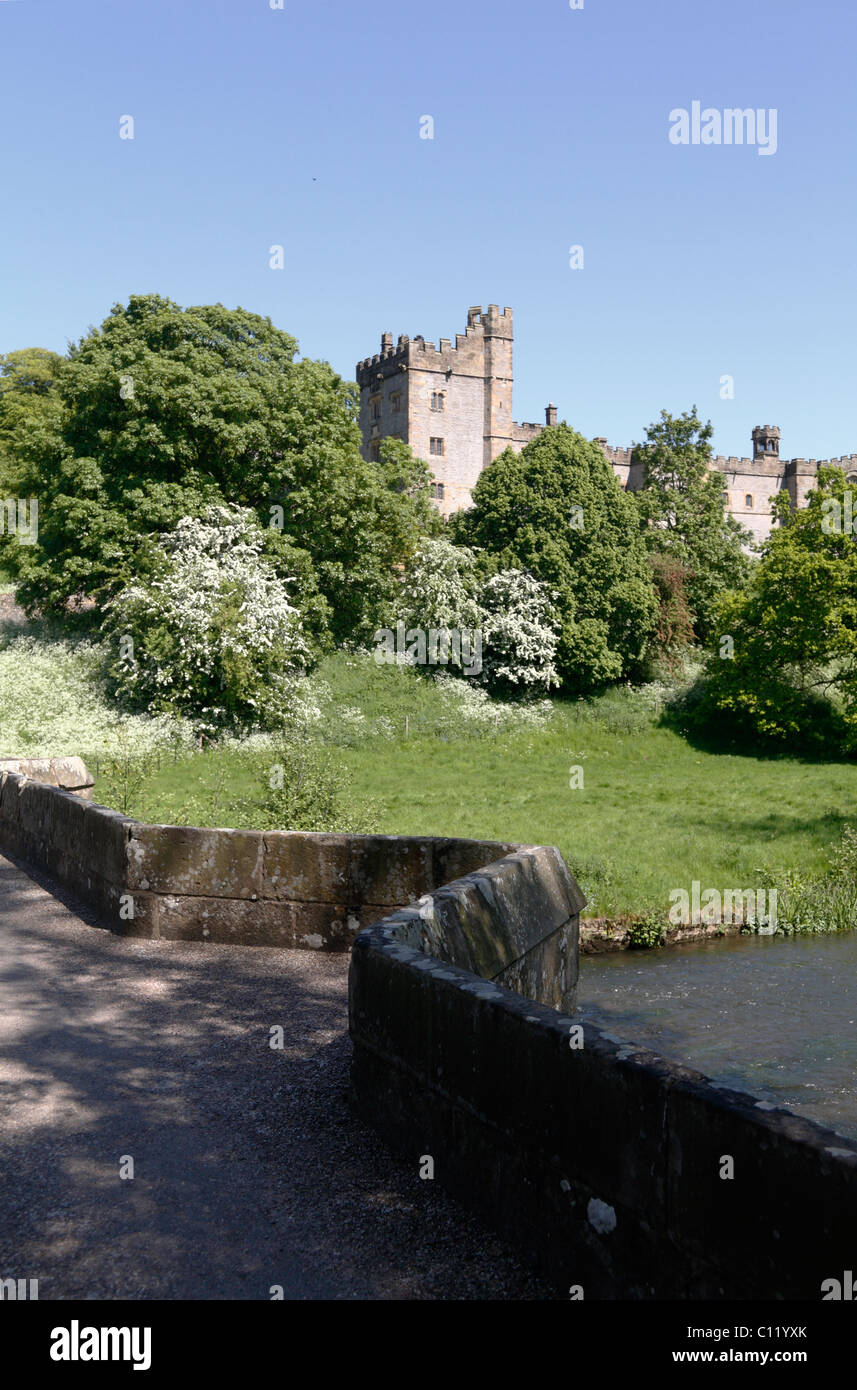 Haddon hall hi-res stock photography and images - Alamy