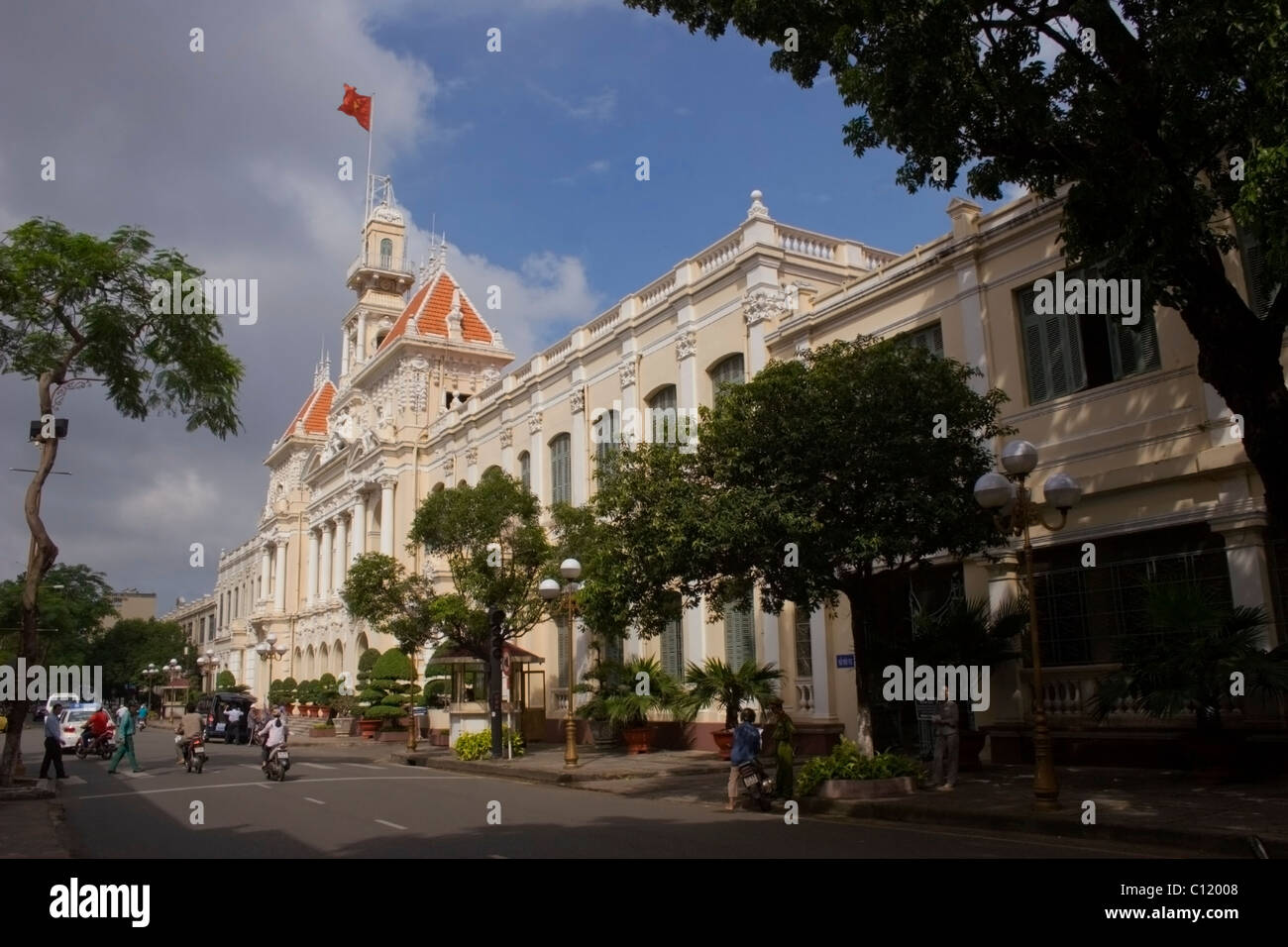 The architectural influence of French colonialism on Saigon's City Hall ...