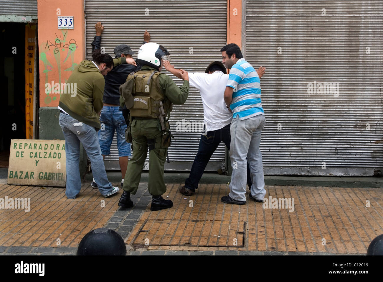 Police making arrest hi-res stock photography and images - Alamy