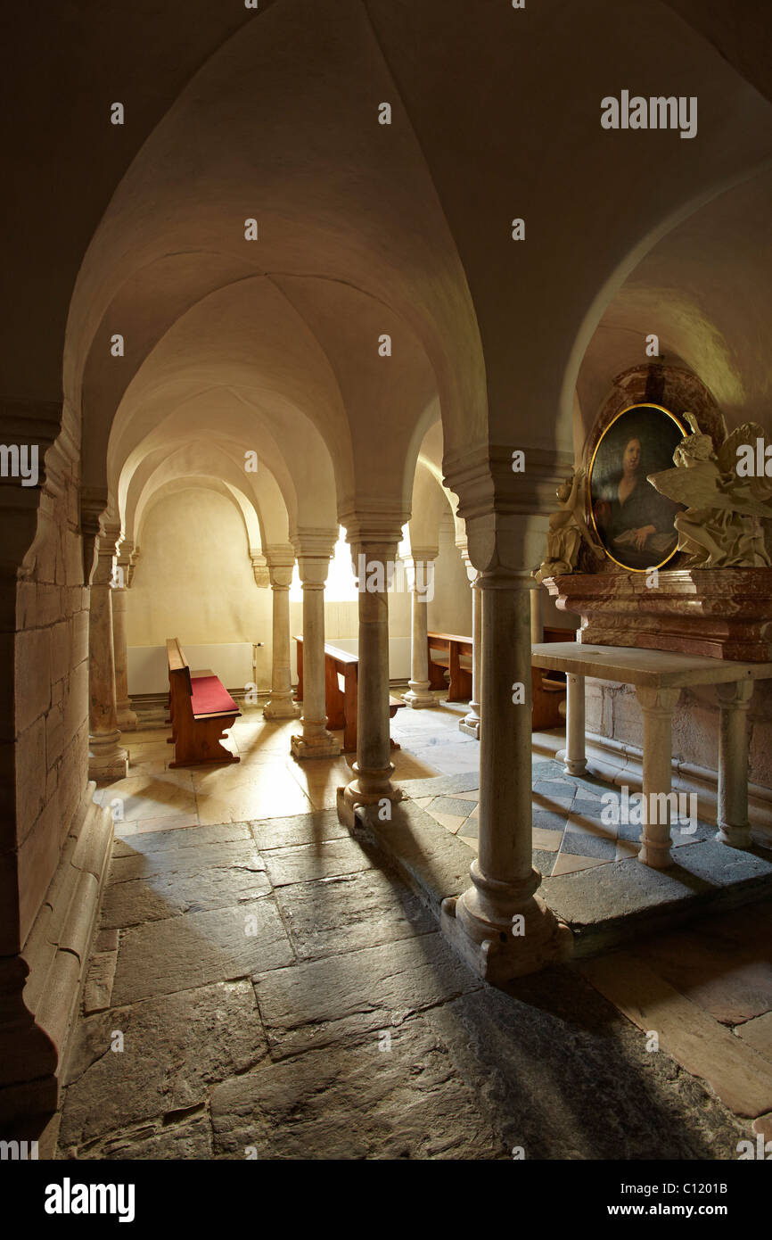 Cathedral crypts hi-res stock photography and images - Alamy