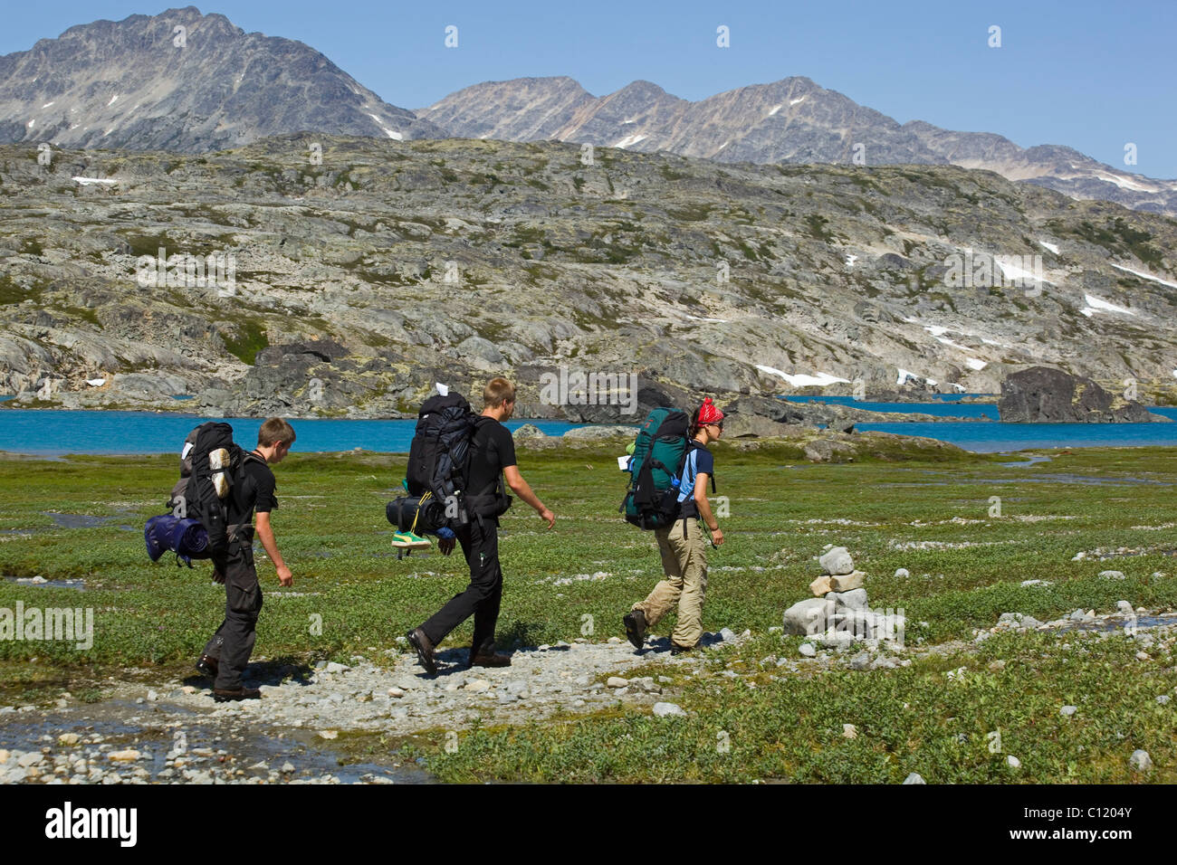 Group of inuit hi-res stock photography and images - Alamy