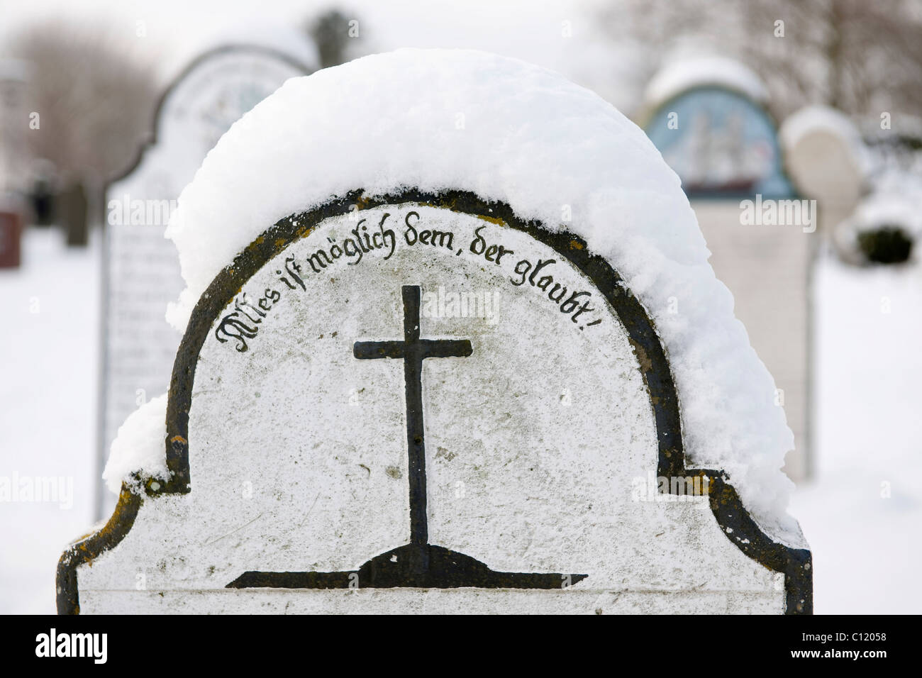Inscription on gravestone hi-res stock photography and images - Alamy