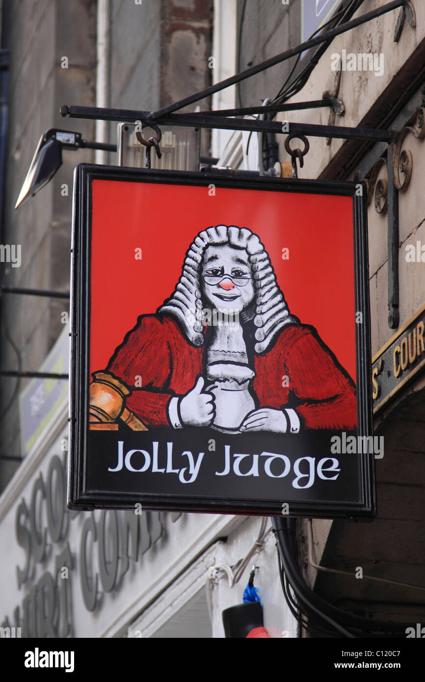 Jolly judge edinburgh hi-res stock photography and images - Alamy