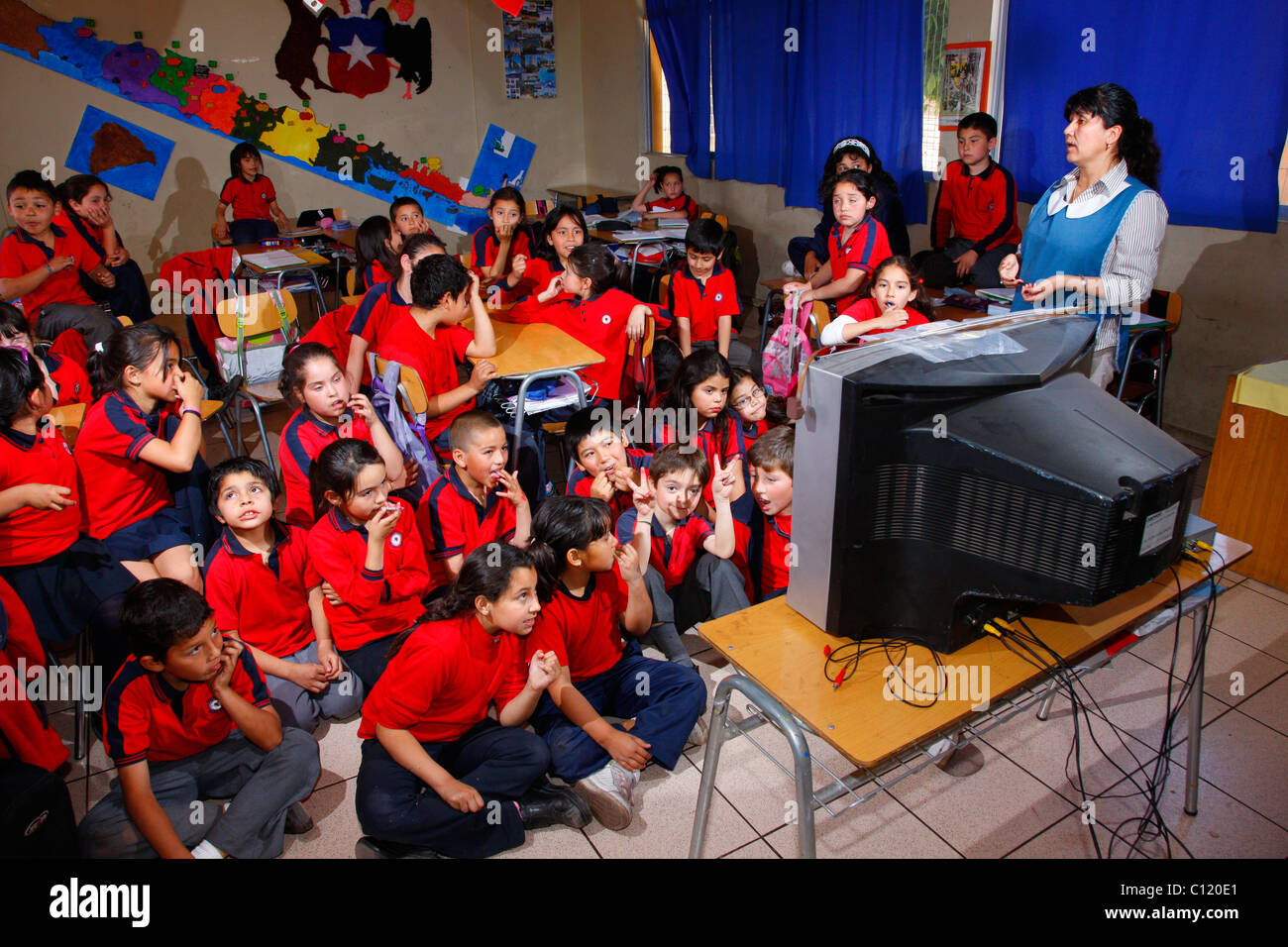 Education girls south america classroom hi-res stock photography and ...