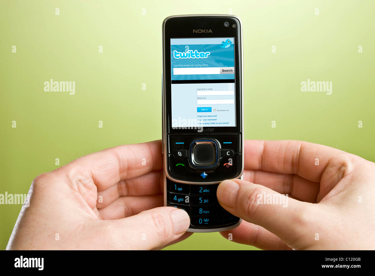 Twitter phone hi-res stock photography and images - Alamy