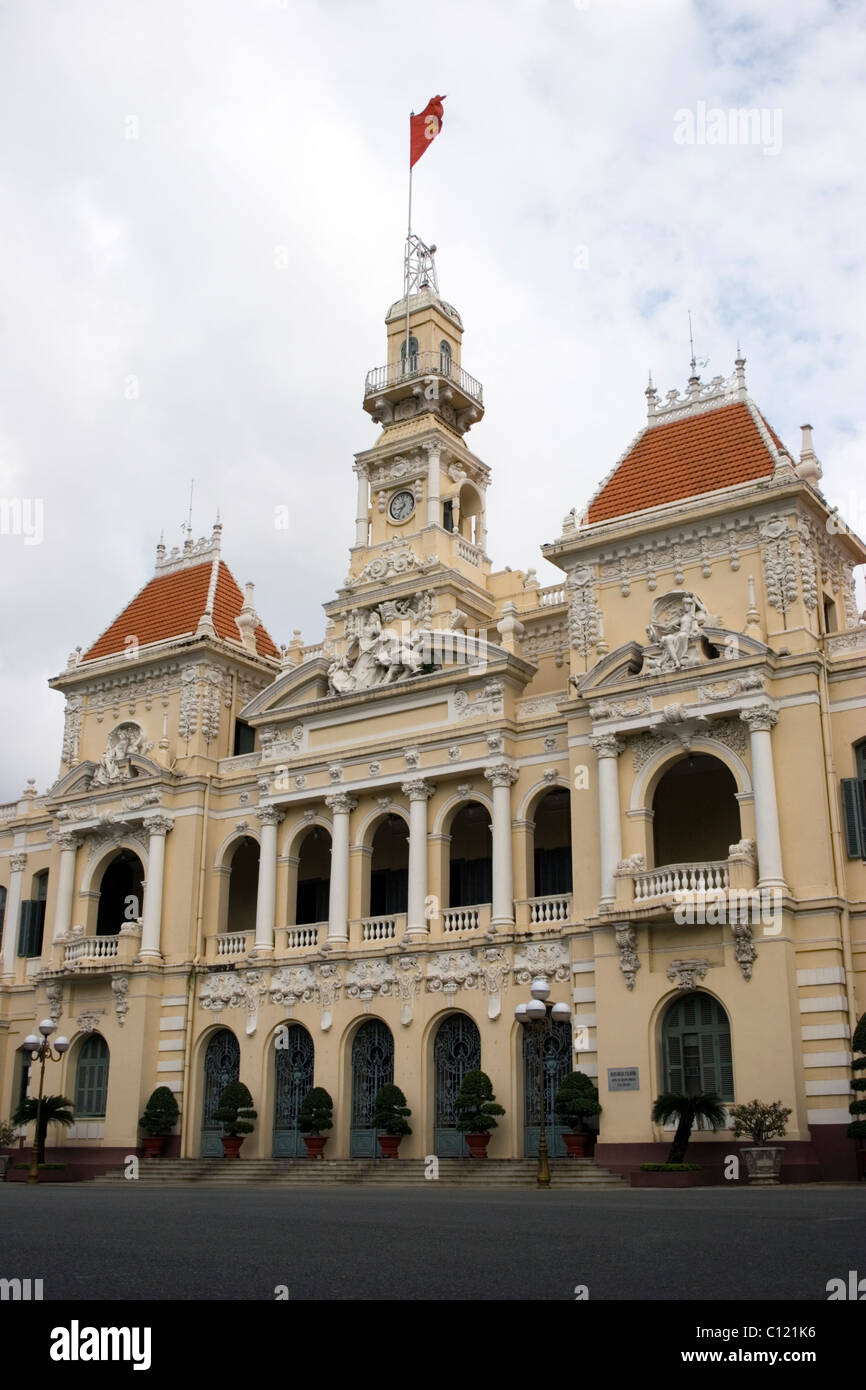 The architectural influence of French colonialism on Saigon's City Hall ...
