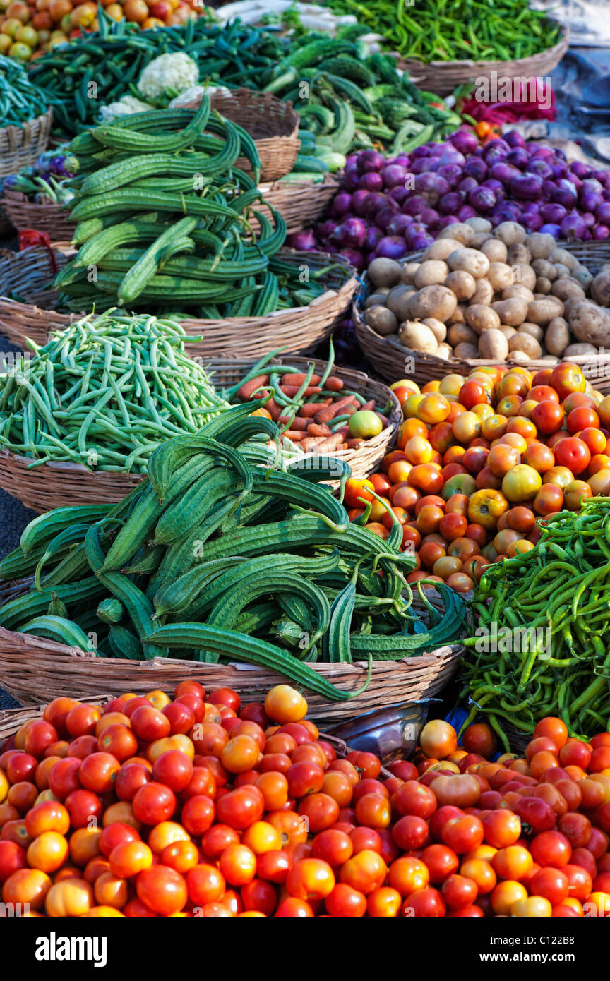 India pradesh village vegetable market hi-res stock photography and ...
