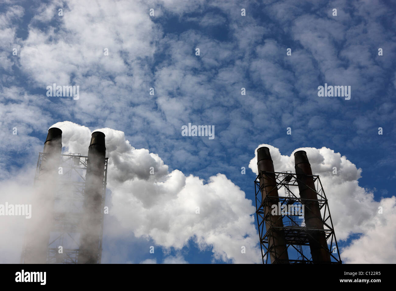 Smoke stacks emitting smoke hi-res stock photography and images - Alamy