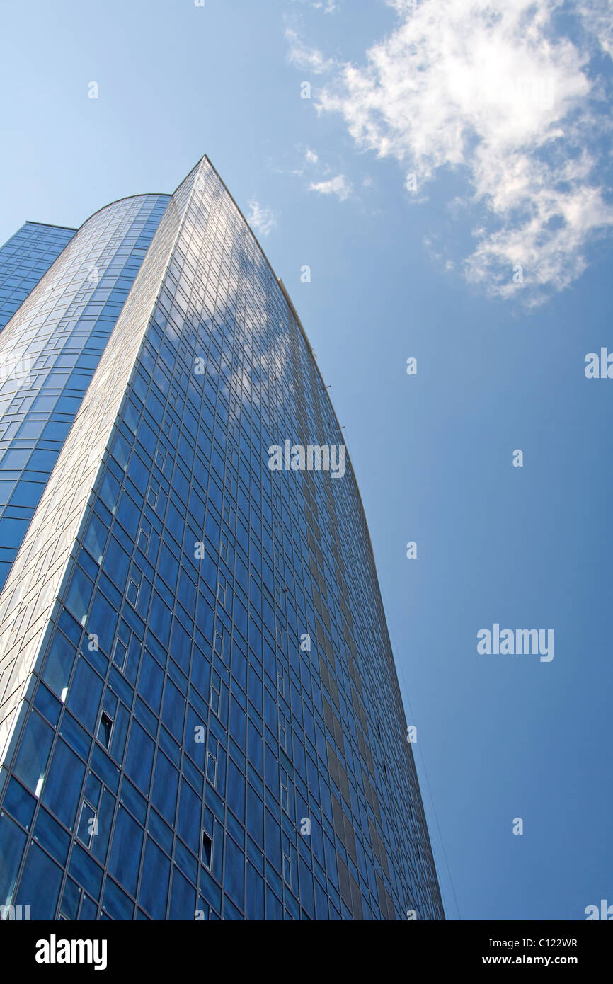 Modern building with sky and cloud reflection Stock Photo - Alamy