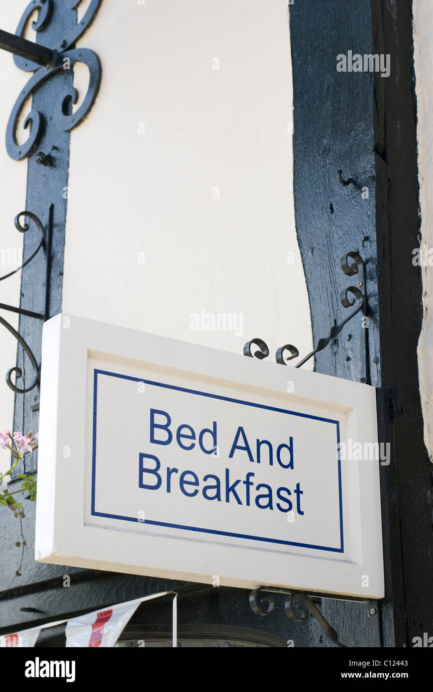 Bed and breakfast sign hi-res stock photography and images - Alamy