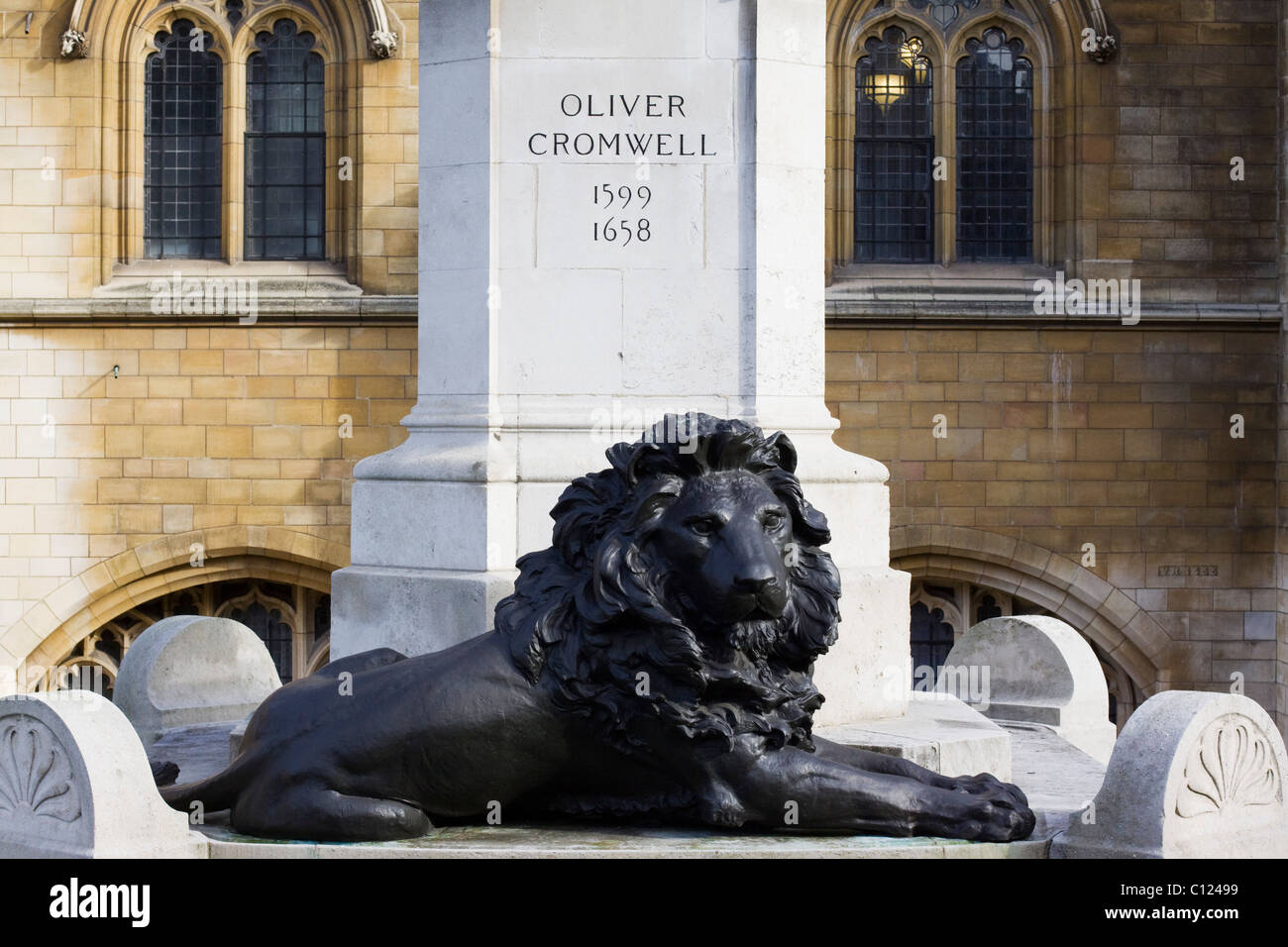 1899 Statue of Cromwell by Hamo Thronycroft outside the Palace of Westminster, London Stock ...