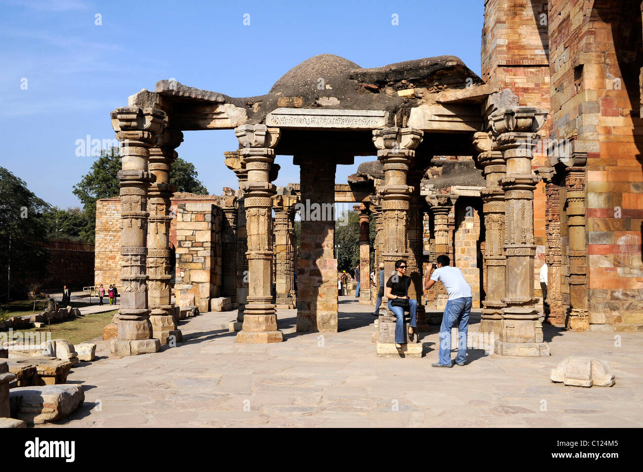 Ruins of Quwwat ul-Islam mosque, Qutb Complex, Mehrauli Archaeological ...