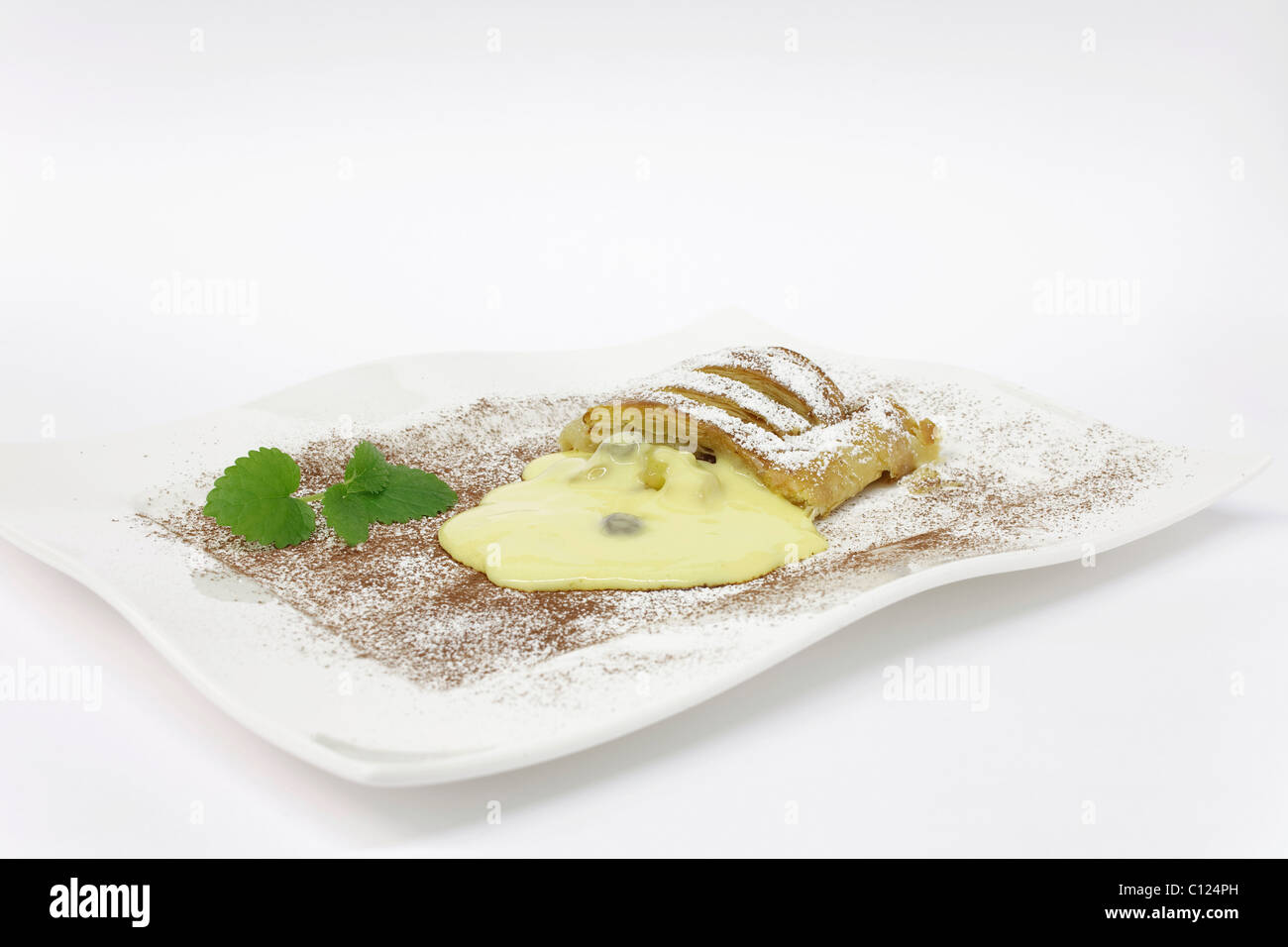 Warm strudel hi-res stock photography and images - Alamy