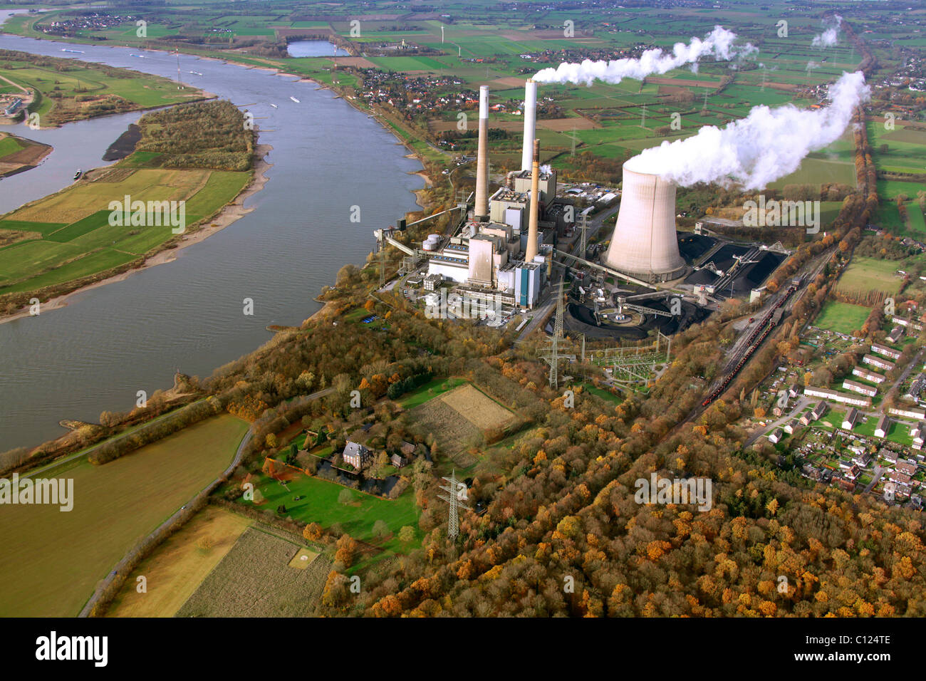 Voerde power plant on the river rhine hi-res stock photography and ...