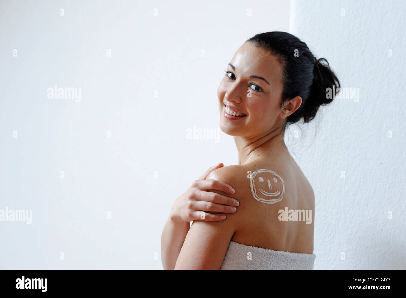 Young woman, body care, skin care Stock Photo - Alamy