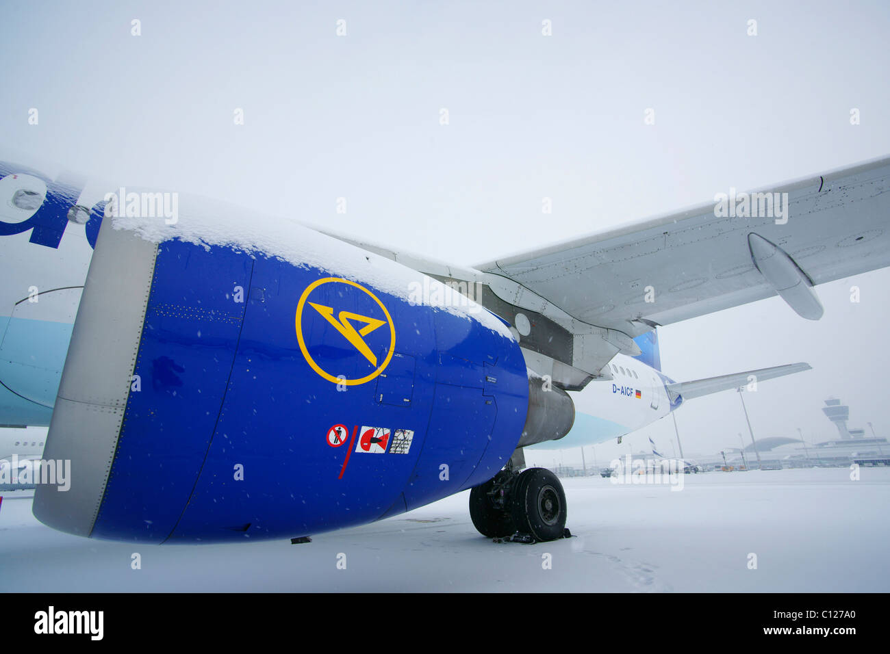 Airbus a320 engine hi-res stock photography and images - Alamy
